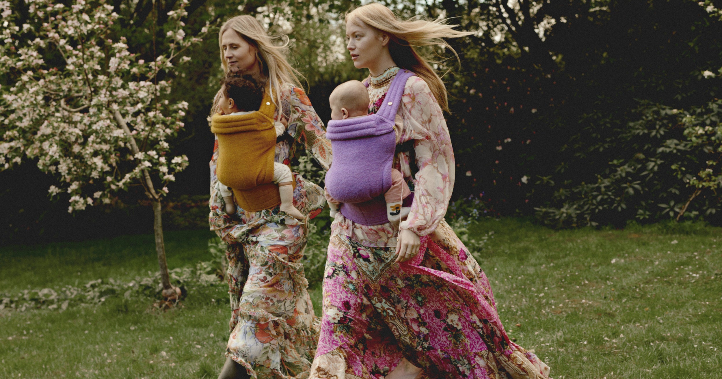 Nosítko jako symbol mateřské lásky. Rozhovor se ženou, která je sama ...