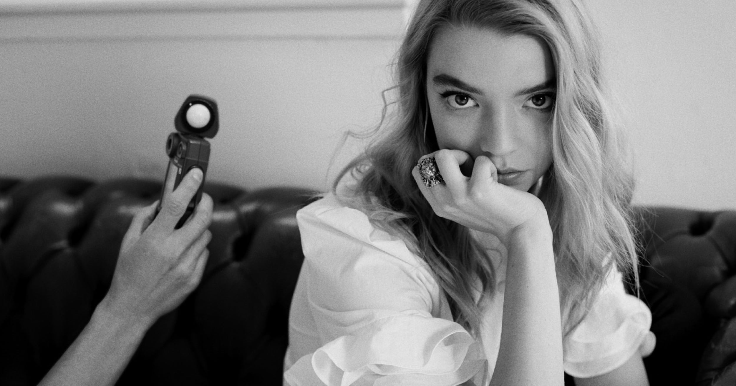 Za oponou slávy: Eric James Guillemain ve své nové knize odhaluje ...