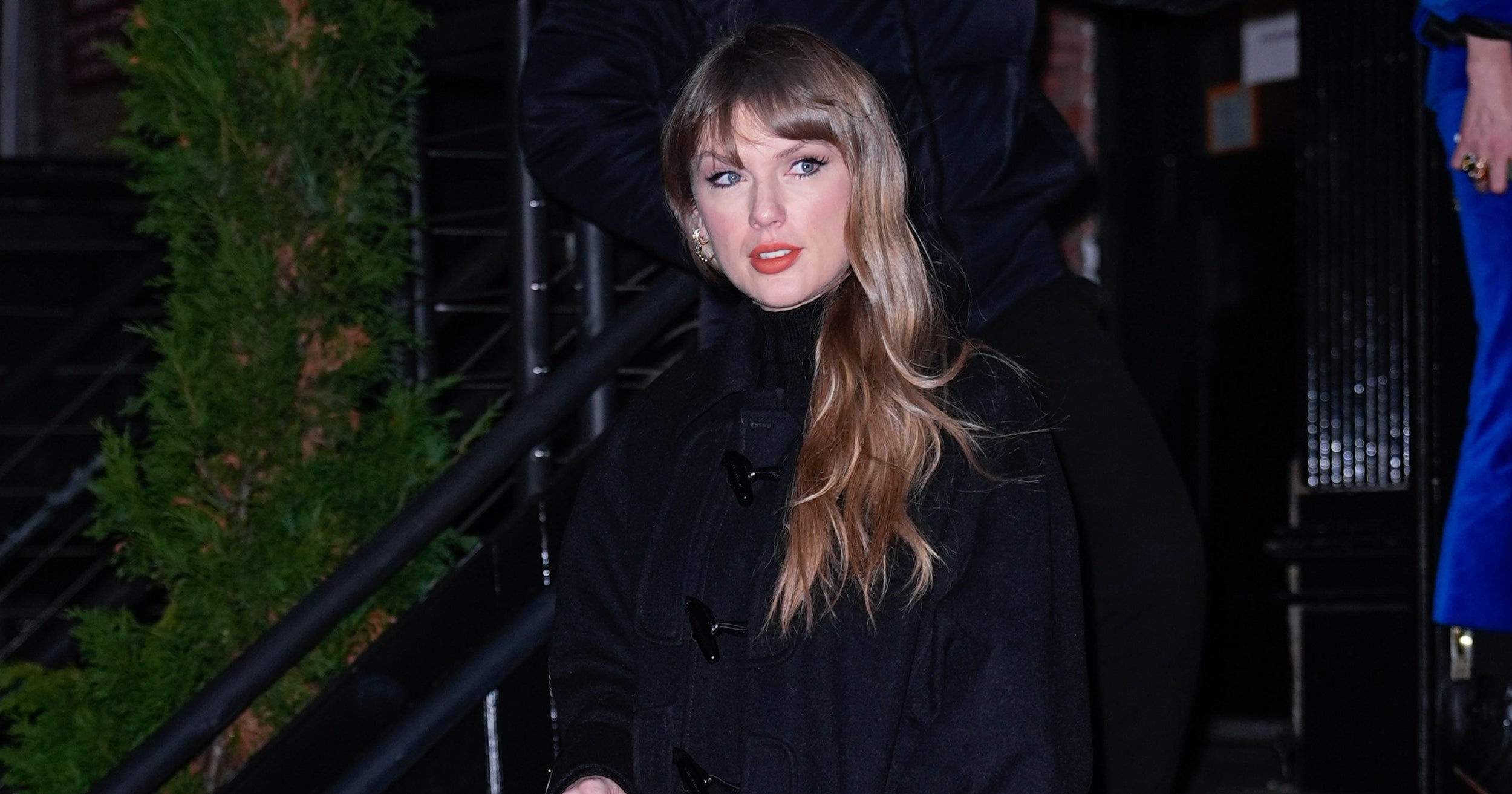 Sváteční look podle Taylor Swift a její kamarádky Este Haim | Vogue CS